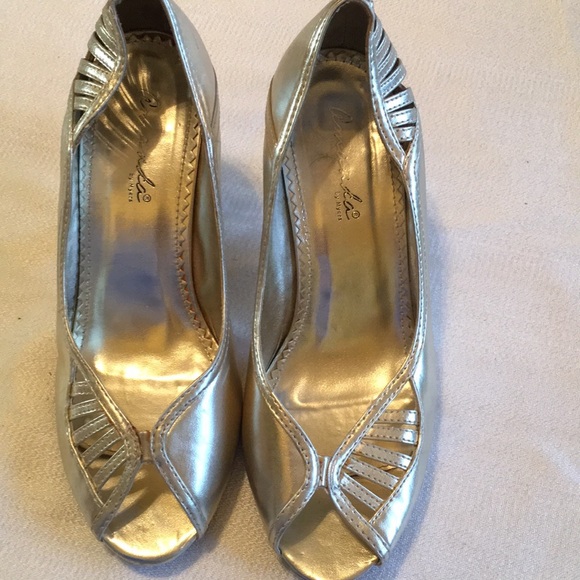 Amanda | Shoes | Amanda Pumps Gently Used | Poshmark